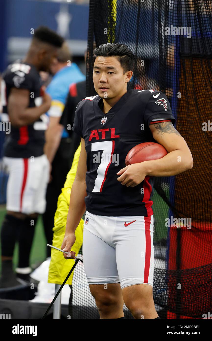 Atlanta Falcons place kicker Younghoe Koo (7) works out on the sideline ...