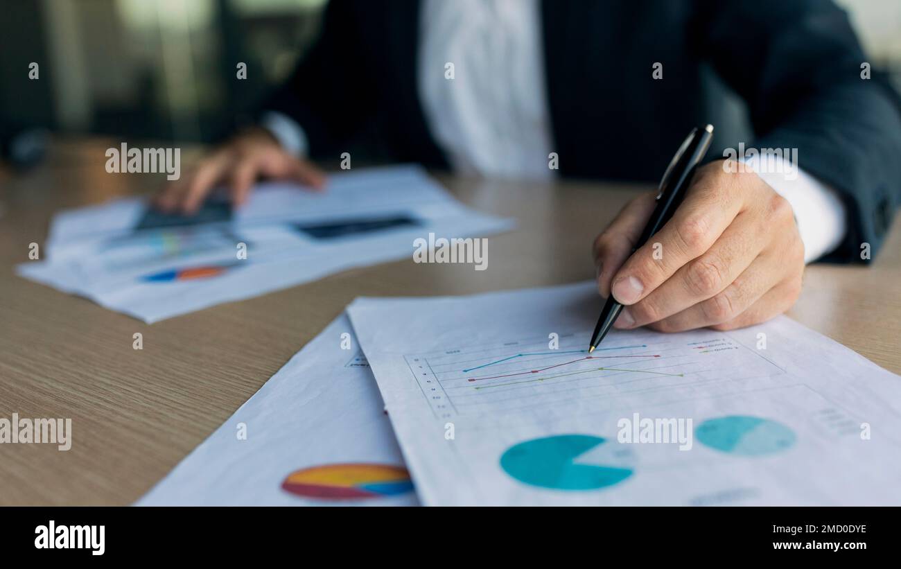 Data charts hi-res stock photography and images - Alamy