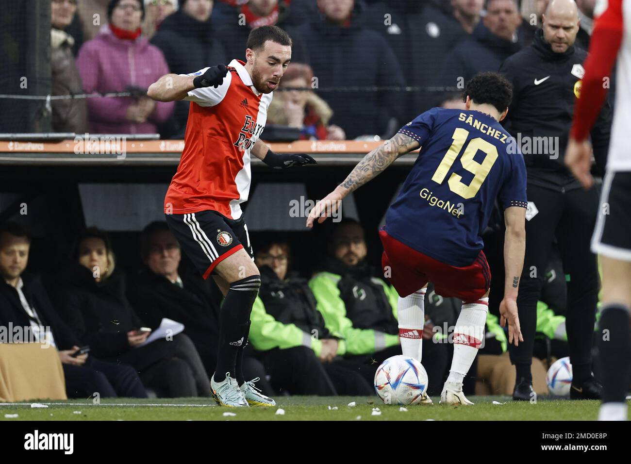 ROTTERDAM - (LR) Orkun Kokcu of Feyenoord, Jorge Sanchez of Ajax during the Dutch premier league ...