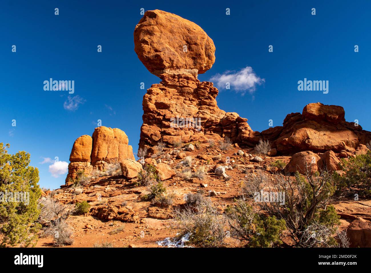 Rock balancing formation hi-res stock photography and images - Alamy