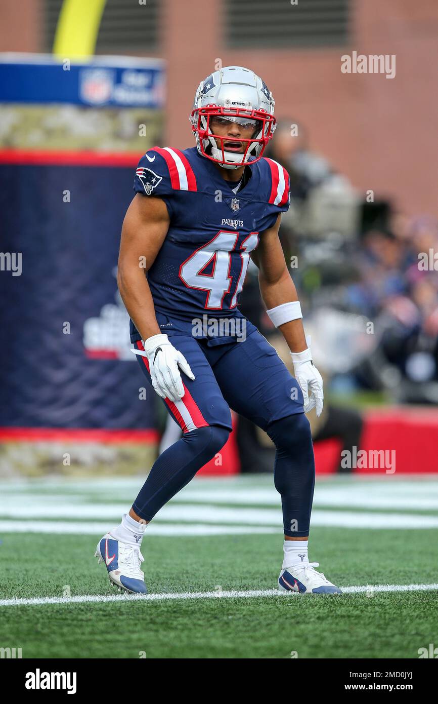 New England Patriots cornerback Myles Bryant (41) defends during the ...