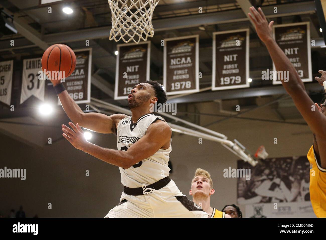 St. Bonaventure guard Jalen Adaway (33) puts up a shot during the ...