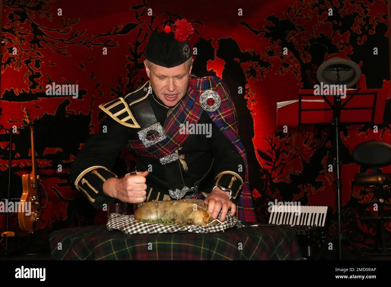 Scottish kilts party dancing hi-res stock photography and images - Alamy