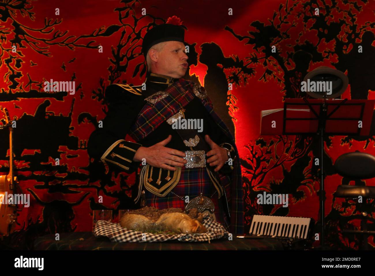 Scottish kilts party dancing hi-res stock photography and images - Alamy