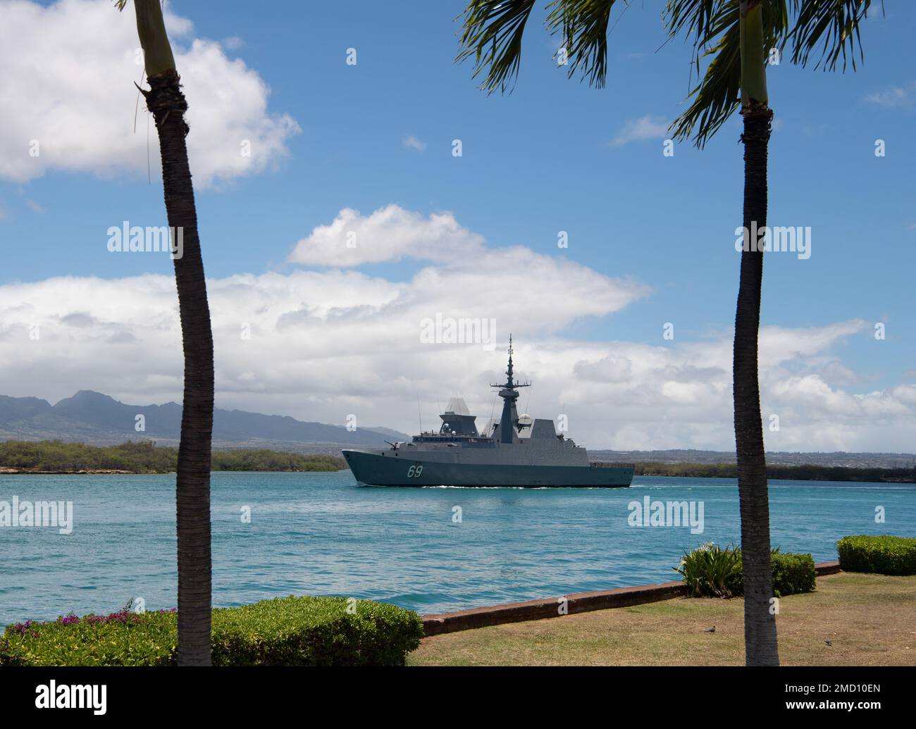 220712-N-LC749-1043 PEARL HARBOR (July 12, 2022) Republic of Singapore ...