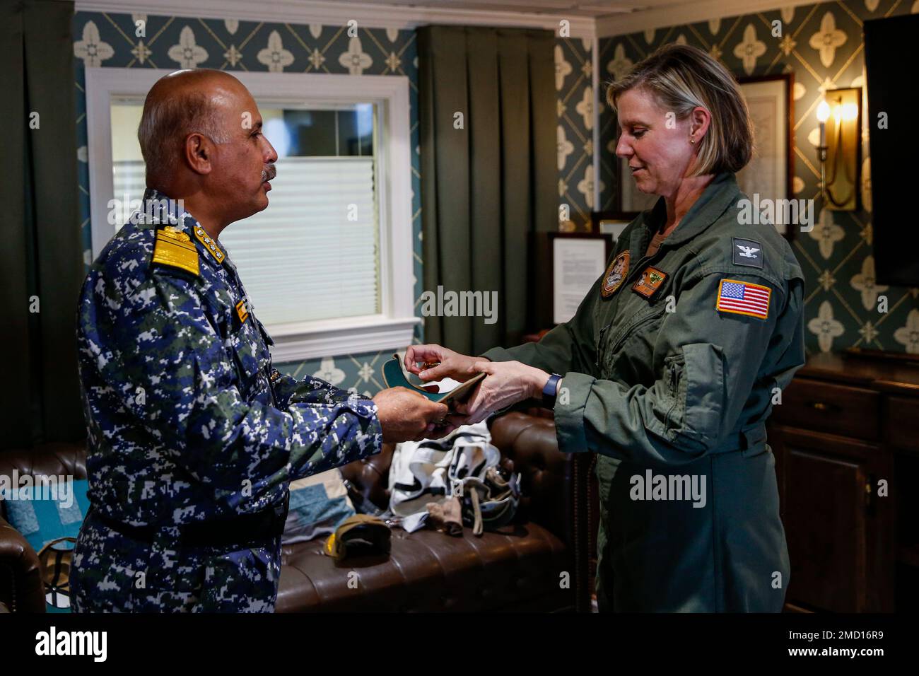 220712-N-MM912-2003 PACIFIC OCEAN (July 12, 2022) Capt. Amy ...