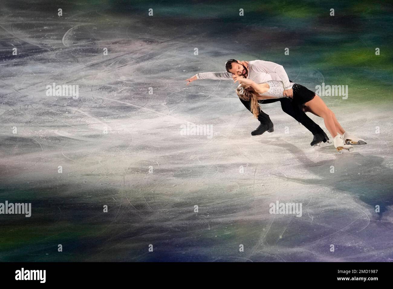 Ashley Cain-Gribble and Timothy Leduc, of the U.S., perform during the ...