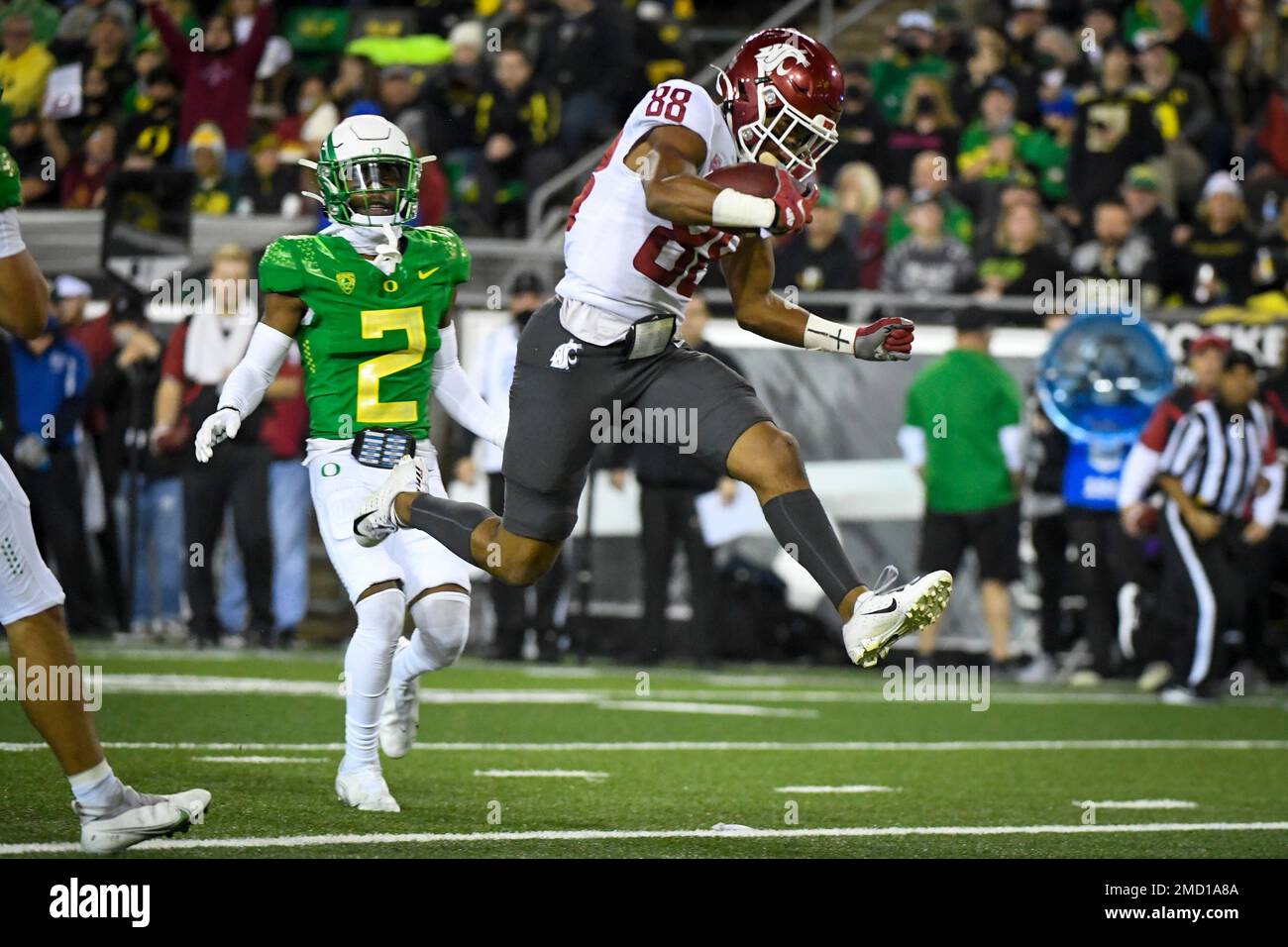 Washington State wide receiver De'Zhaun Stribling (88) leaps past ...