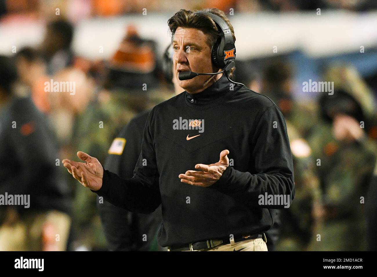 Oklahoma State head coach Mike Gundy gestures during the second half of ...