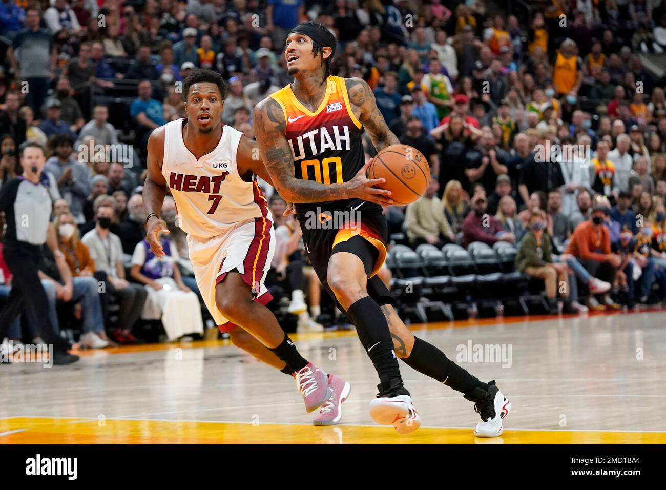 Utah Jazz guard Jordan Clarkson (00) drives to the basket as Miami Heat ...
