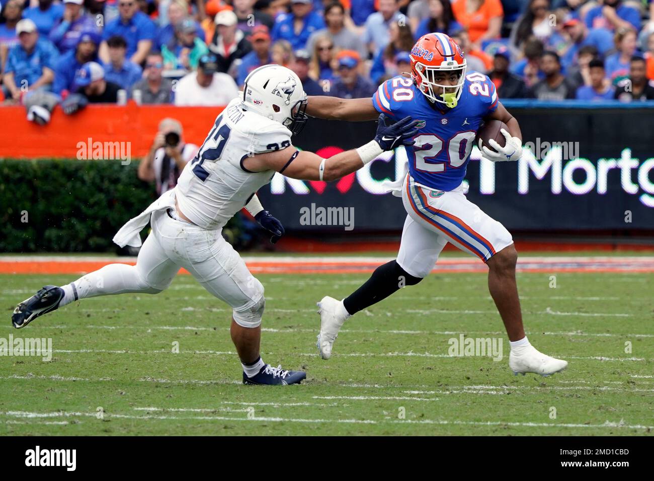 Florida running back Malik Davis (20) tries to get past Samford ...