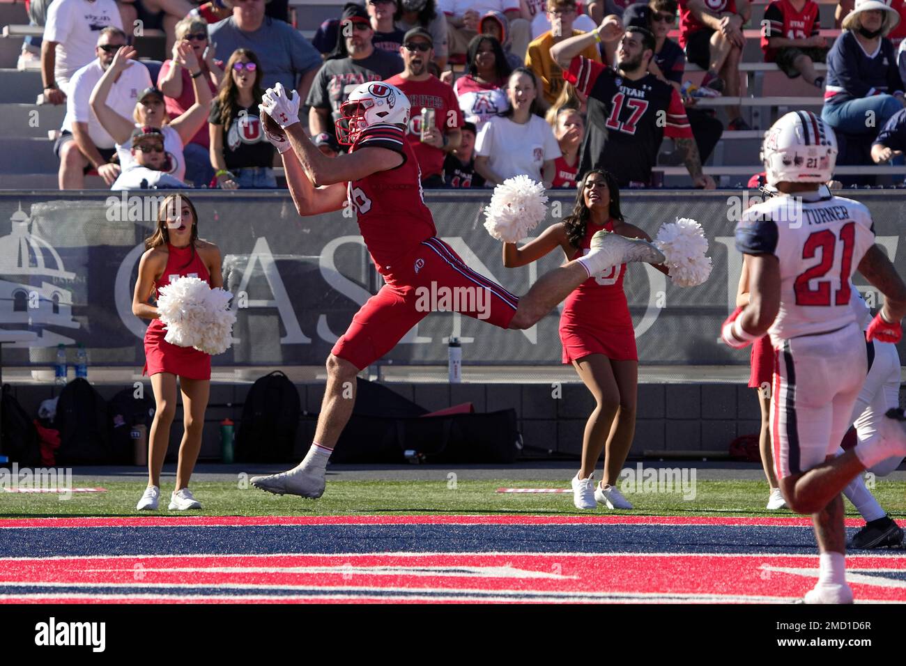 Utah tight end Dalton Kincaid (86) catches a touchdown against Arizona ...