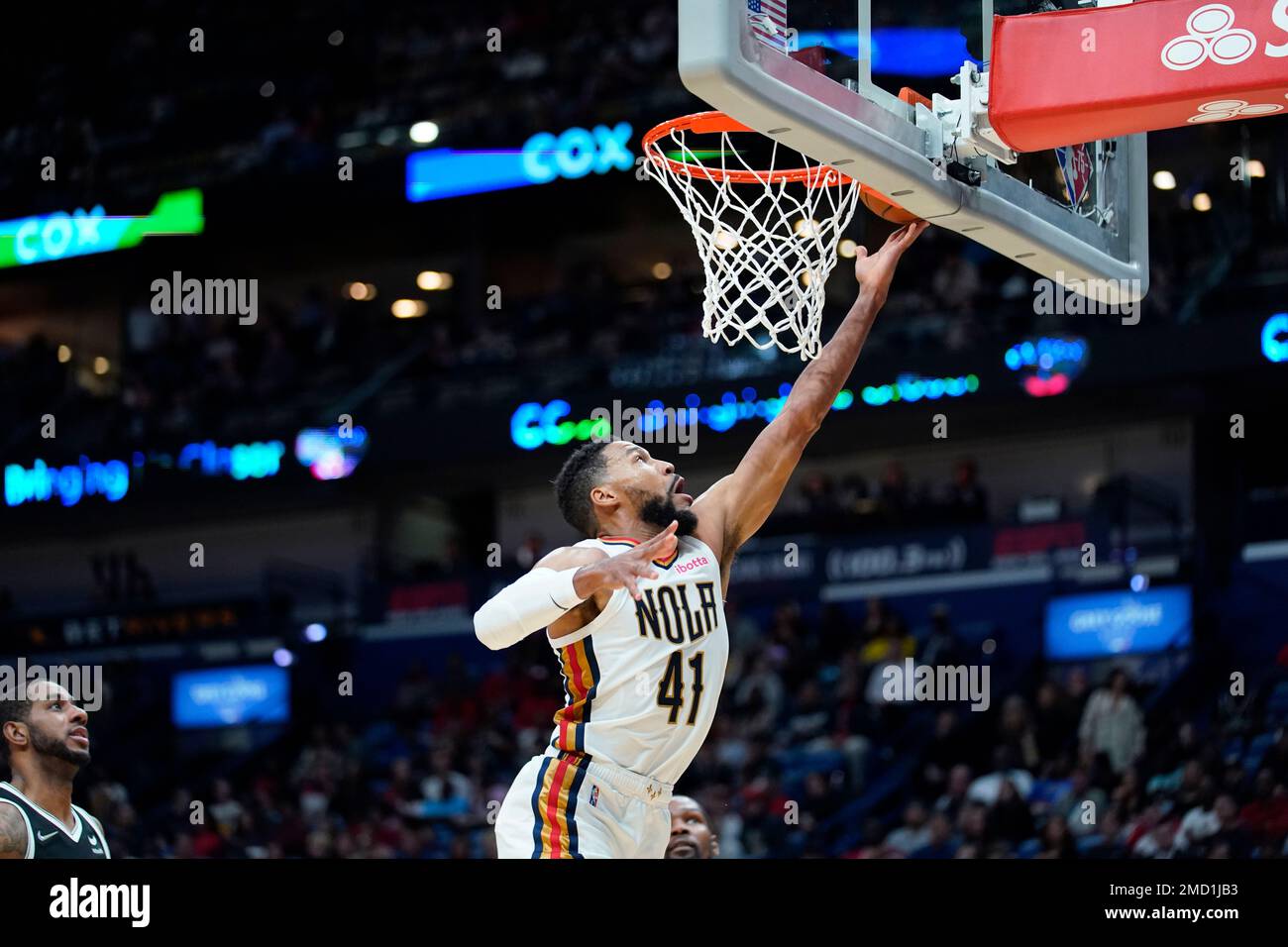 New Orleans Pelicans forward Garrett Temple (41) goes to the basket in ...