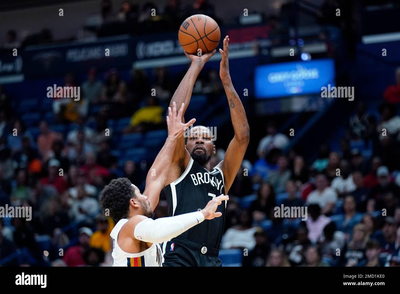 Brooklyn Nets forward Blake Griffin (2) shoots over New Orleans ...
