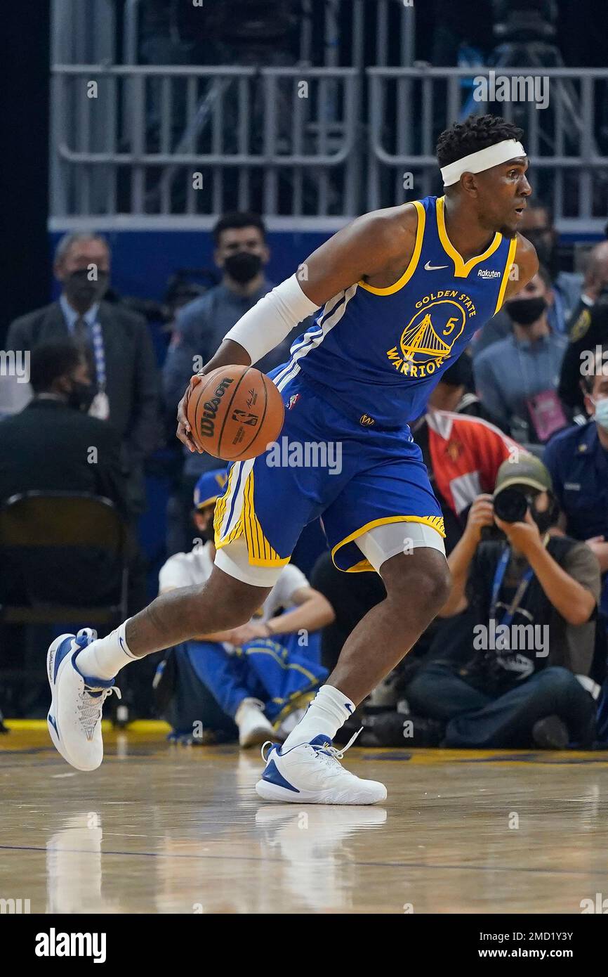 Golden State Warriors center Kevon Looney (5) during an NBA basketball ...