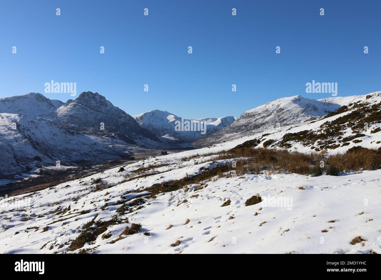 Snowdonia tryfan glyderau carneddau wales winter Stock Photo - Alamy
