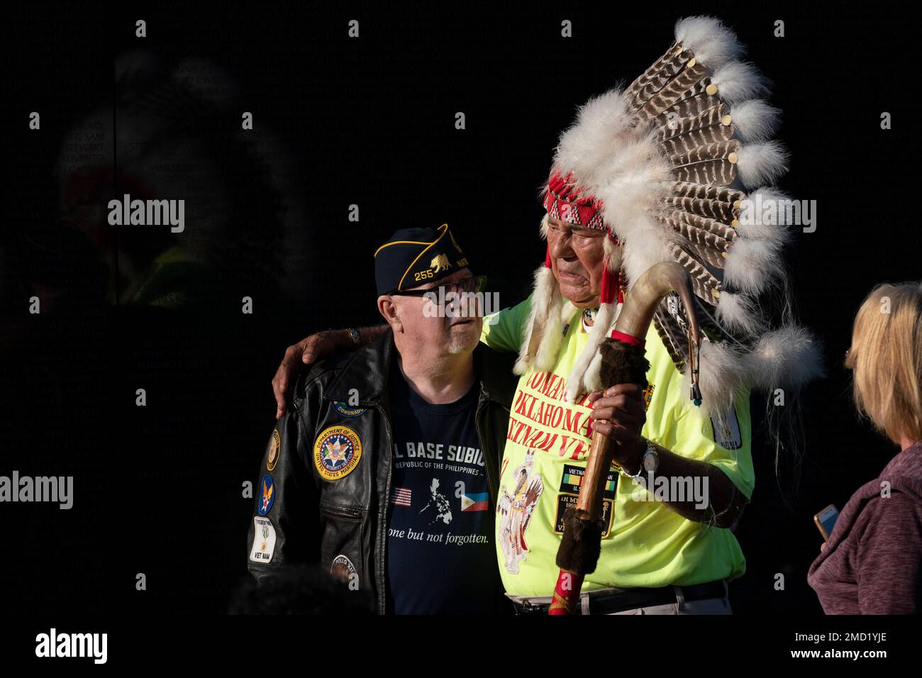 Codetalker Comanche Chief Wanatah from Indiana, tells a fellow Vietnam ...