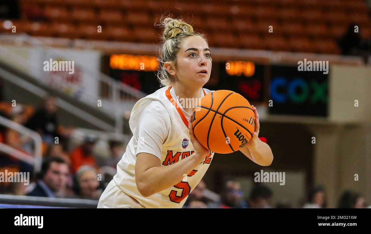 Mercer guard Erin Houpt (5) shoots the ball during an NCAA basketball ...