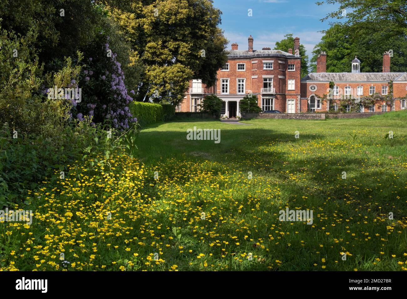 Gardens with property release hi-res stock photography and images - Alamy