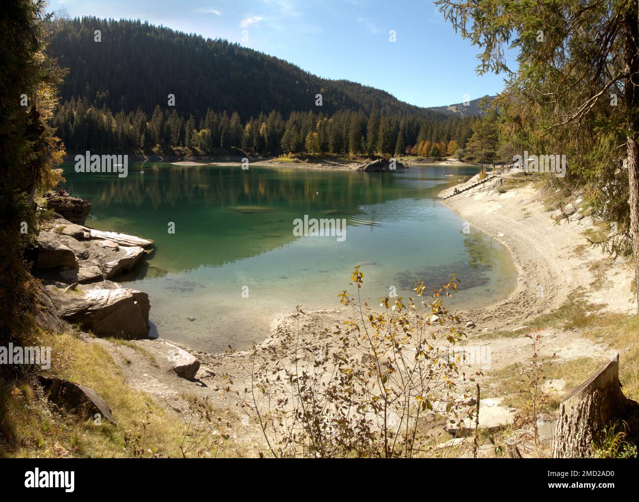 The Caumasee, jewel of the Grisons, near Flims in the Swiss Alps Stock ...