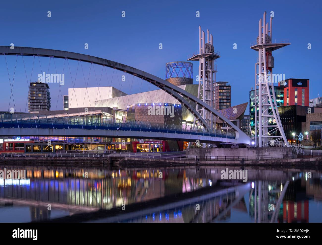 The Lowry Footbridge & Lowry Centre at night, Salford Quays, Salford ...