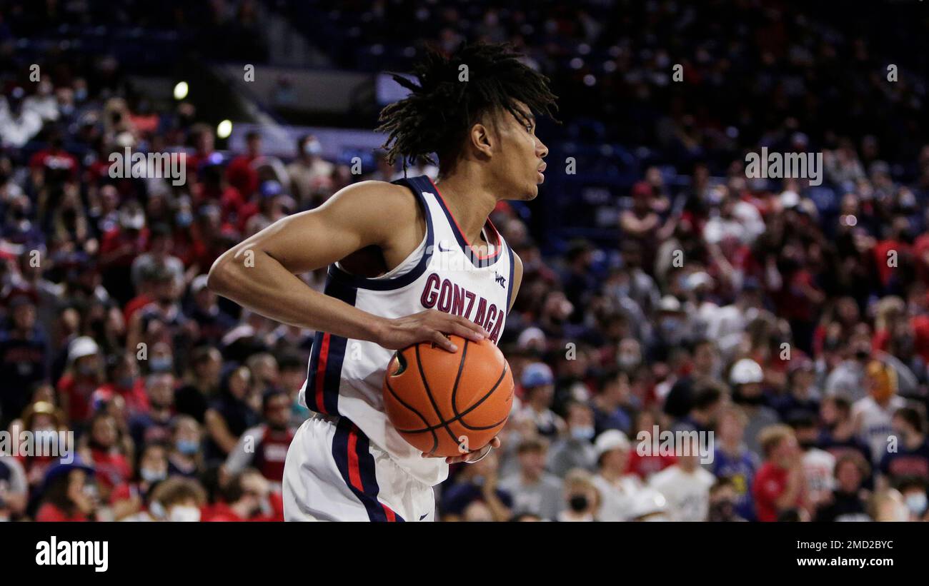 Gonzaga guard Hunter Sallis prepares to inbound the ball during the ...