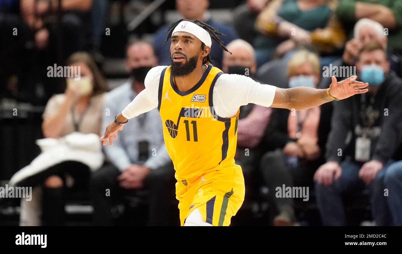 Utah Jazz guard Mike Conley (11) defends against the Atlanta Hawks in ...