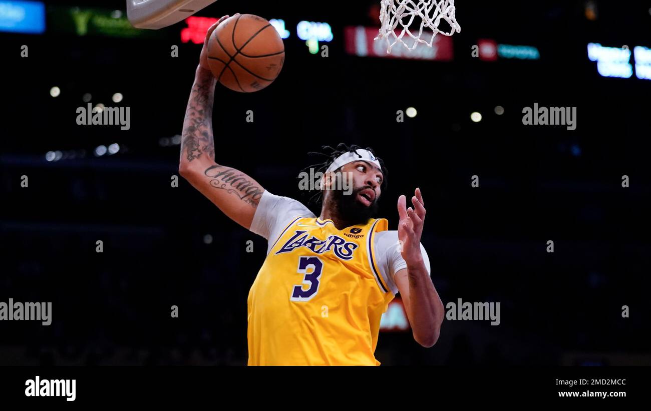 Los Angeles Lakers forward Anthony Davis (3) gets a rebound during an ...