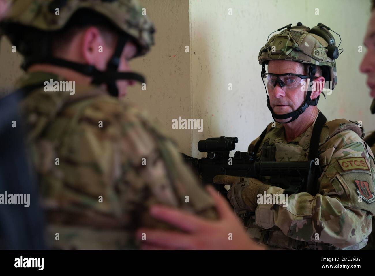 Col. John Robinson, 315th Airlift Wing commander, participates in room ...