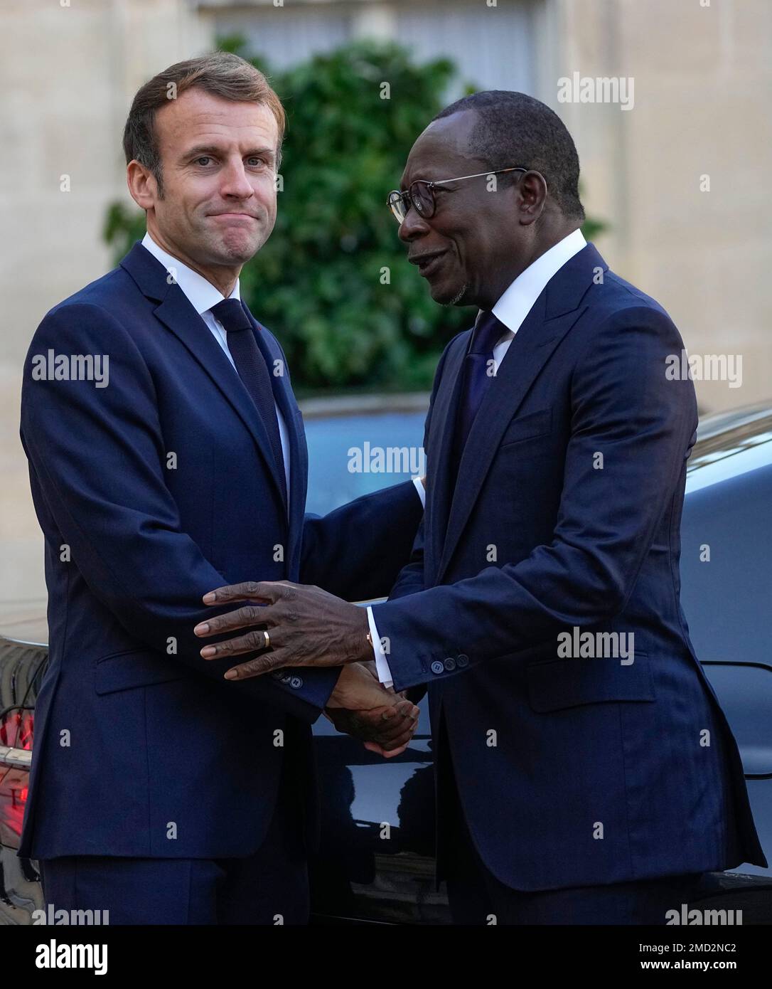 French President Emmanuel Macron wish farewell fo Benin President ...