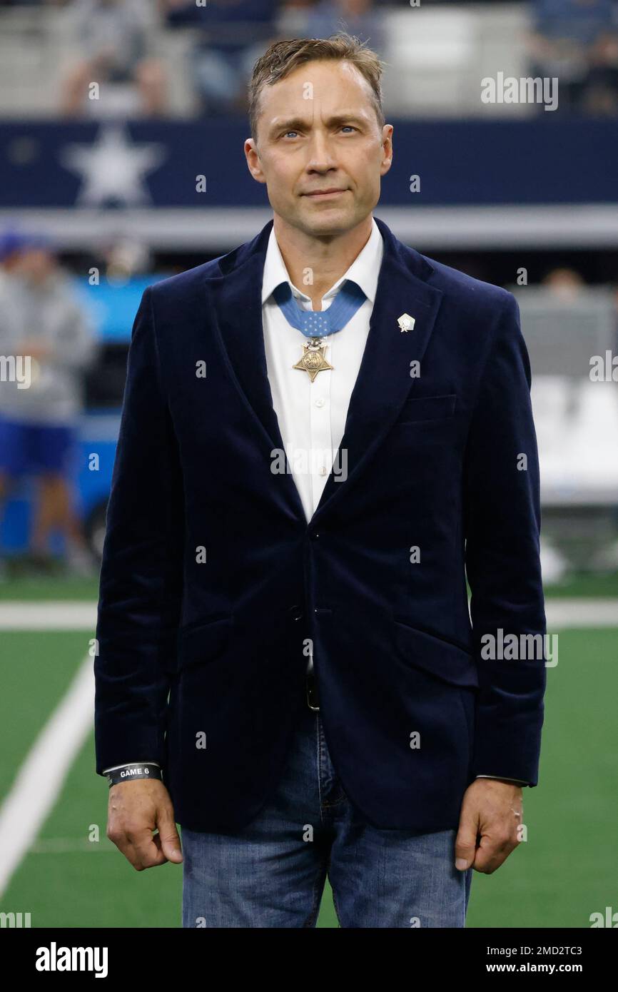 Medal of Honor recipient Medal of Honor recipient Navy Master Chief ...