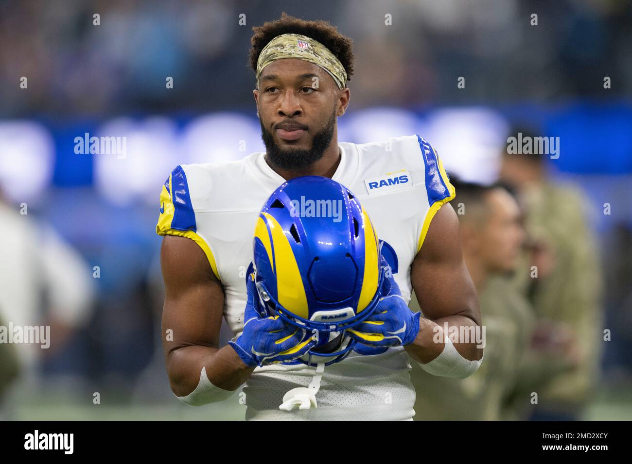 Los Angeles Rams tight end Jacob Harris (87) looks on before an NFL football game against the ...