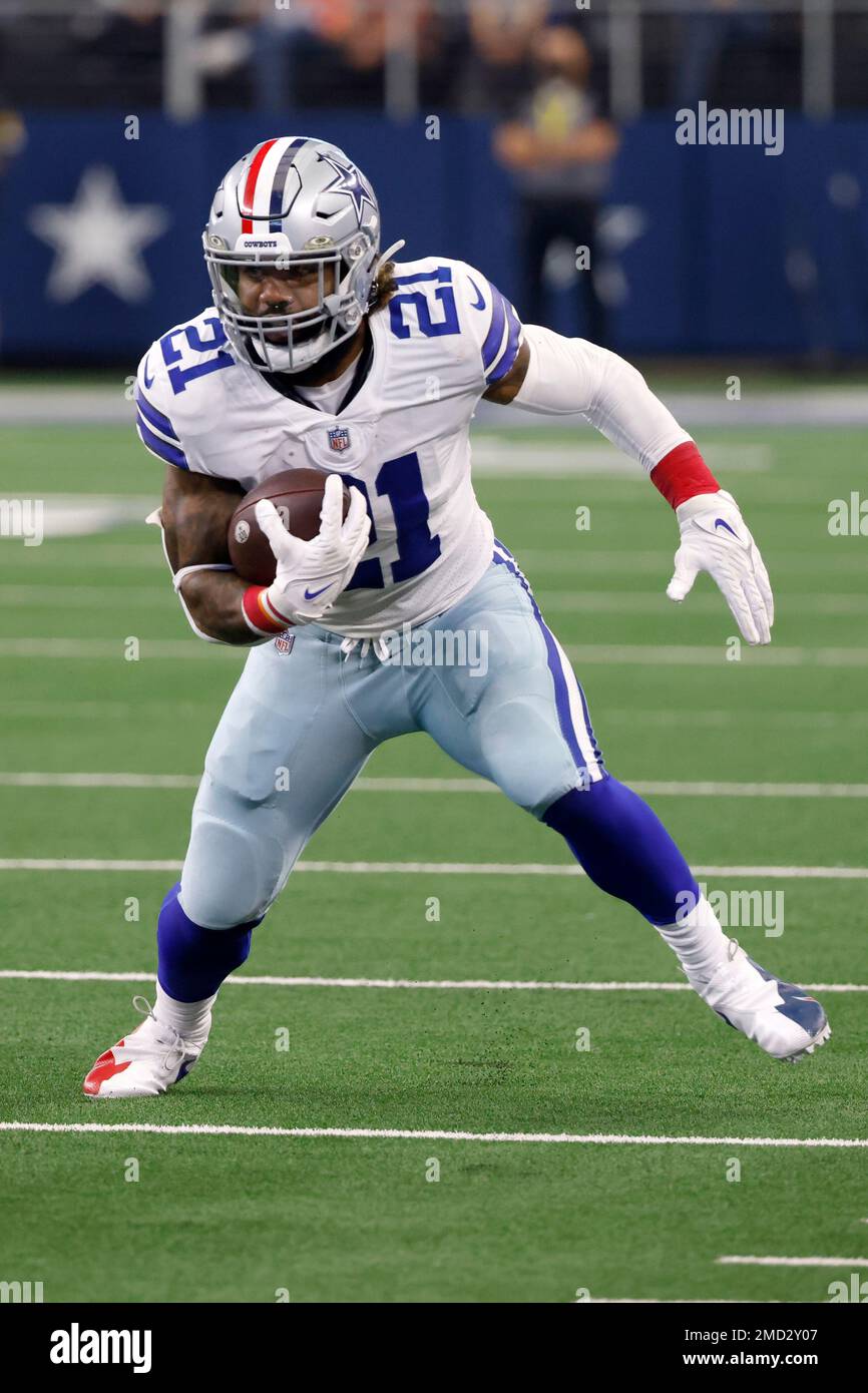 Dallas Cowboys running back Ezekiel Elliott (21) carries the ball ...