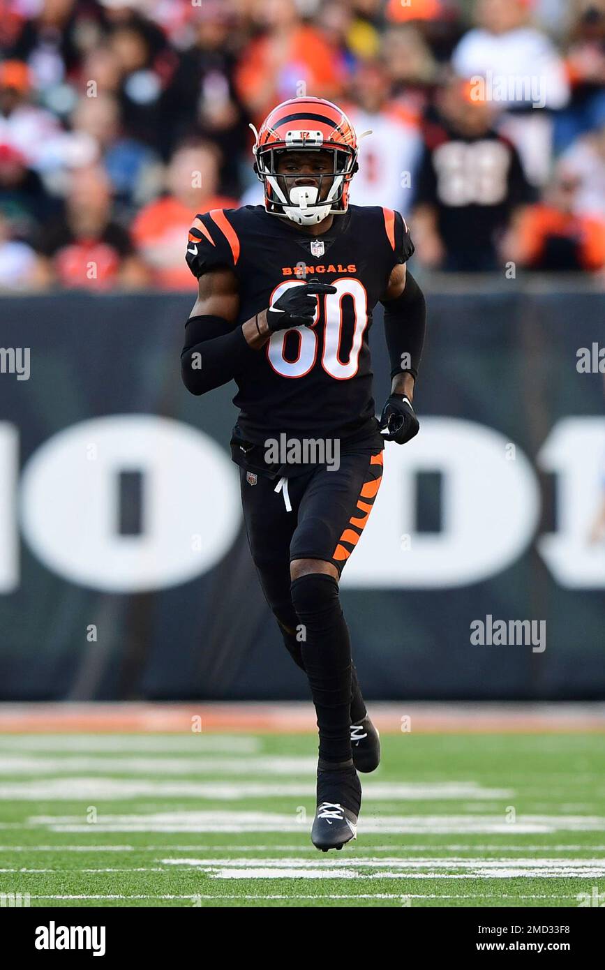 Cincinnati Bengals wide receiver Mike Thomas (80) runs for the play ...