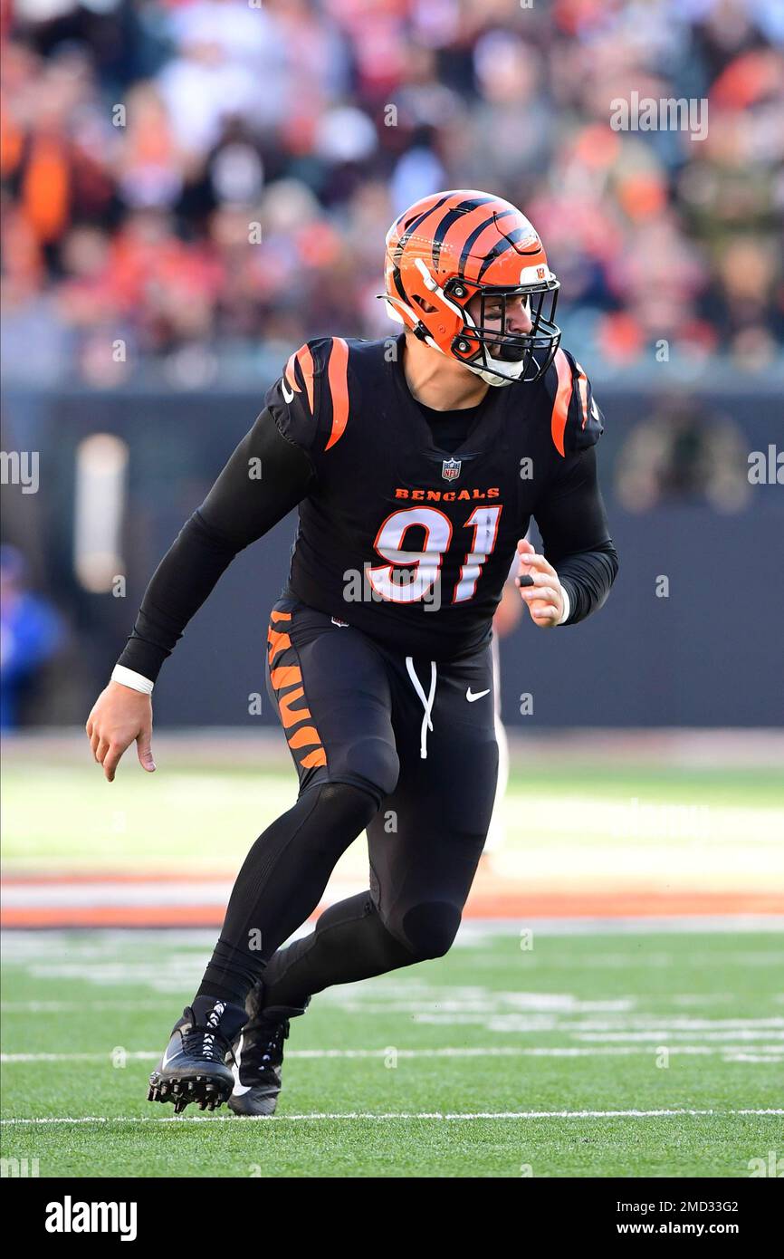 Cincinnati Bengals defensive end Trey Hendrickson (91) lines up for the ...