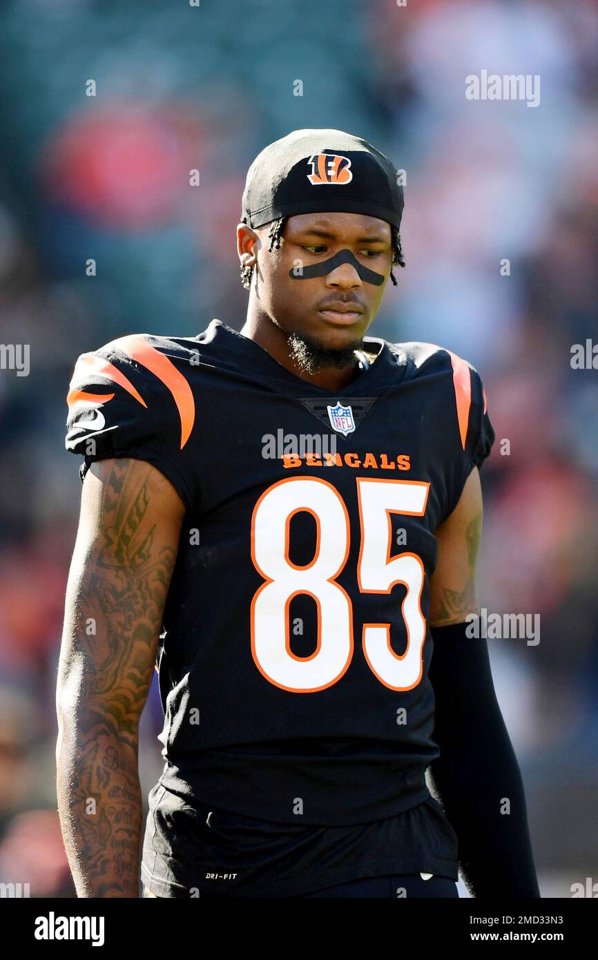 Cincinnati Bengals wide receiver Tee Higgins (85) warms up before an ...