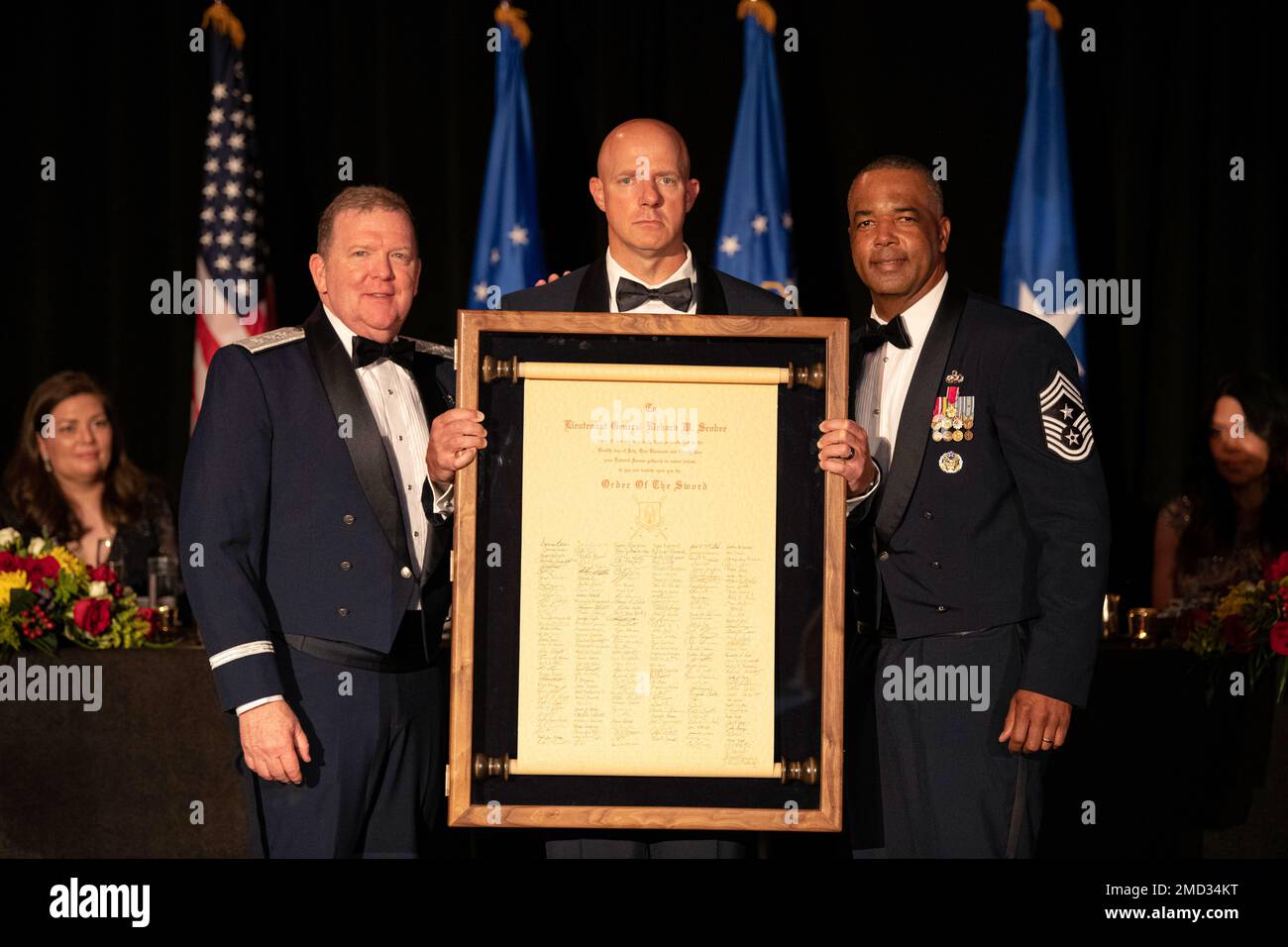 Lt. Gen. Richard W. Scobee (left), Chief of the Air Force Reserve and ...