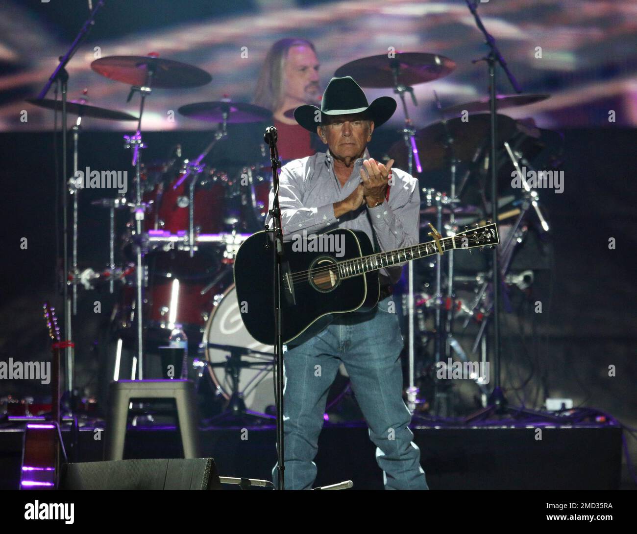 George Strait Performs at Mercedes Benz Stadium on Friday, November 5 ...