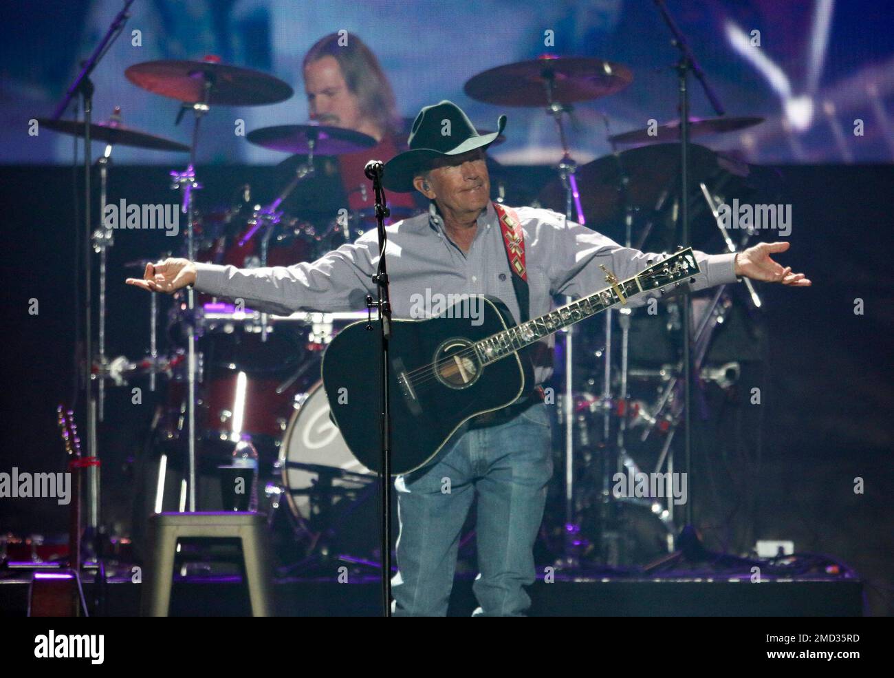 George Strait Performs at Mercedes Benz Stadium on Friday, November 5 ...