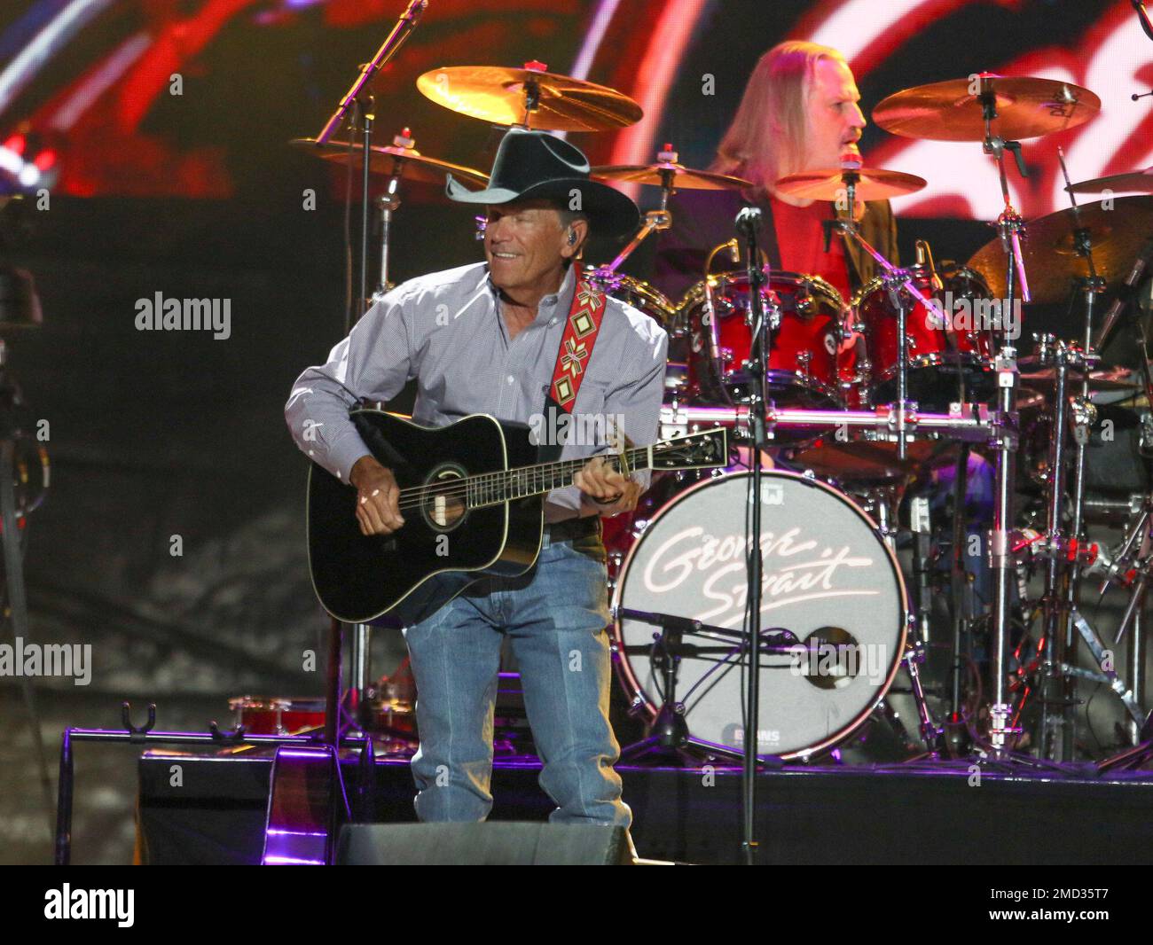 George Strait Performs at Mercedes Benz Stadium on Friday, November 5 ...