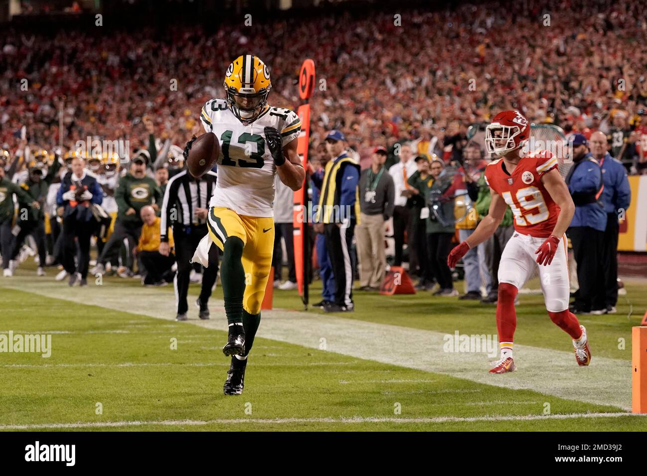 Green Bay Packers wide receiver Allen Lazard (13) heads for the end ...