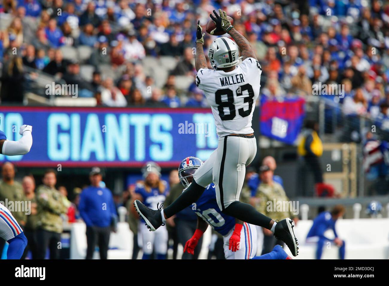 Las Vegas Raiders tight end Darren Waller (83) during the first half of ...