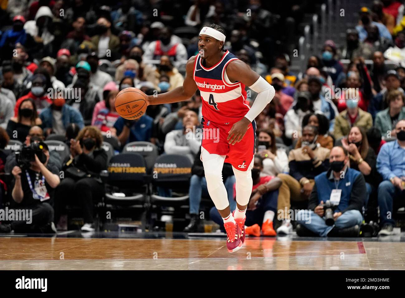 Washington Wizards guard Aaron Holiday drives the ball in the second ...