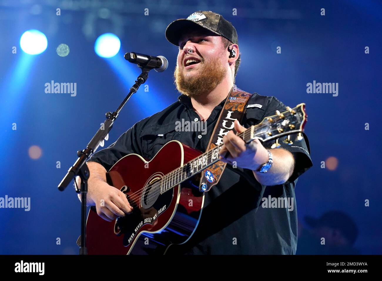 Luke Combs performs on Thursday, Nov. 4, 2021, at the United Center in ...