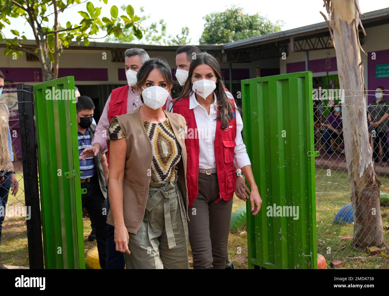 Spain's Queen Letizia, right, with Paraguay's first lady Silvana López ...