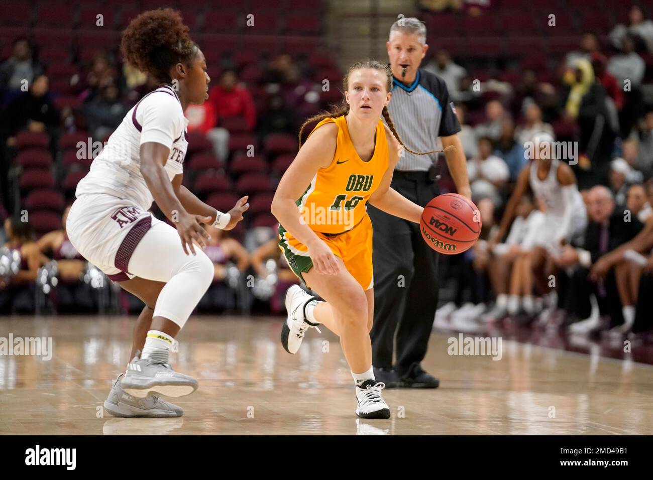 Oklahoma Baptist guard Jaylin Stapleton (10) looks down court against ...