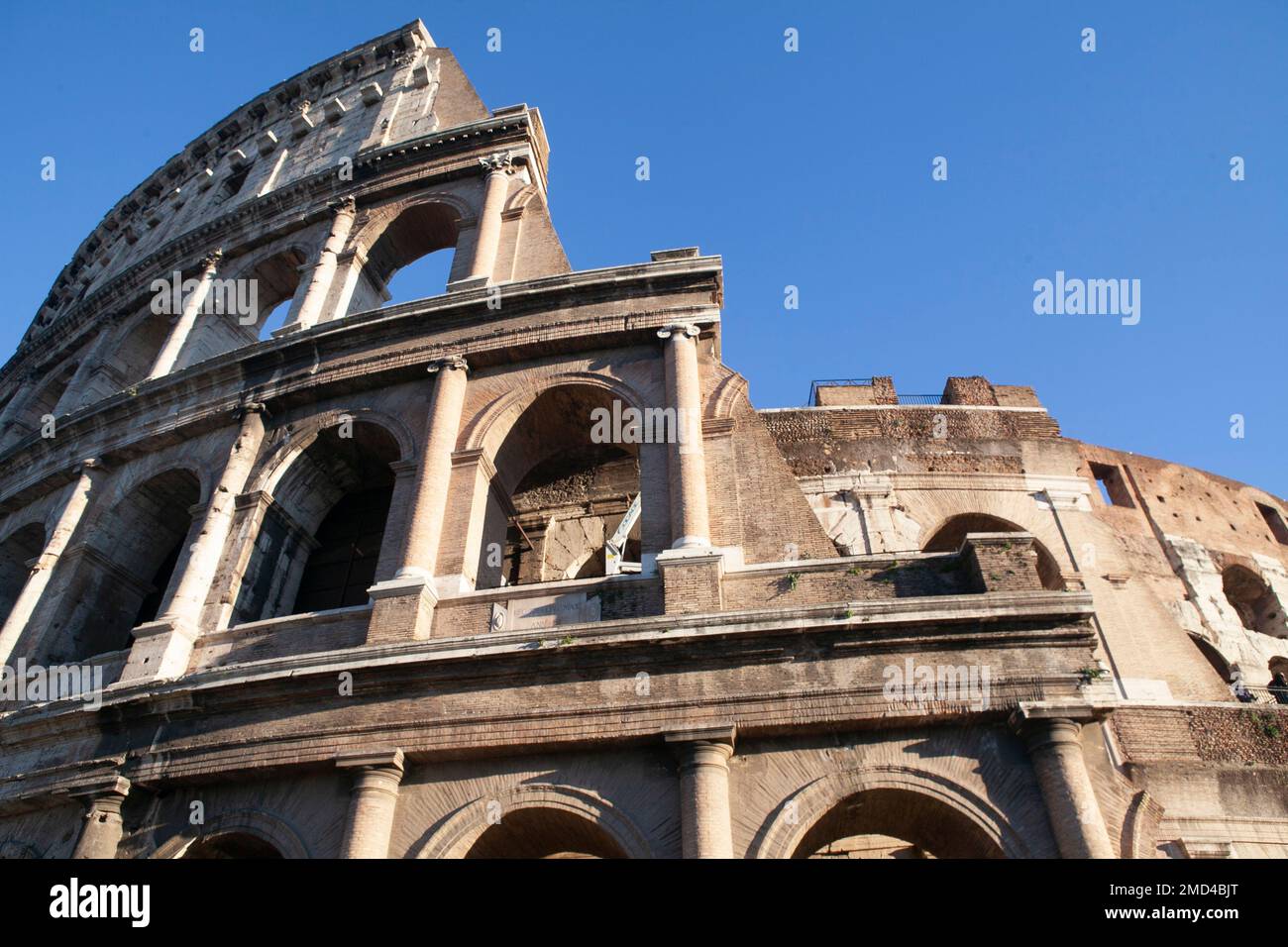 Exterior of the Roman Colosseum in Rome Stock Photo - Alamy