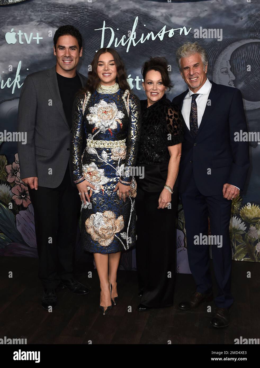 Griffin Steinfeld, Hailee Steinfeld, Cheri Steinfeld and Pete Steinfeld ...