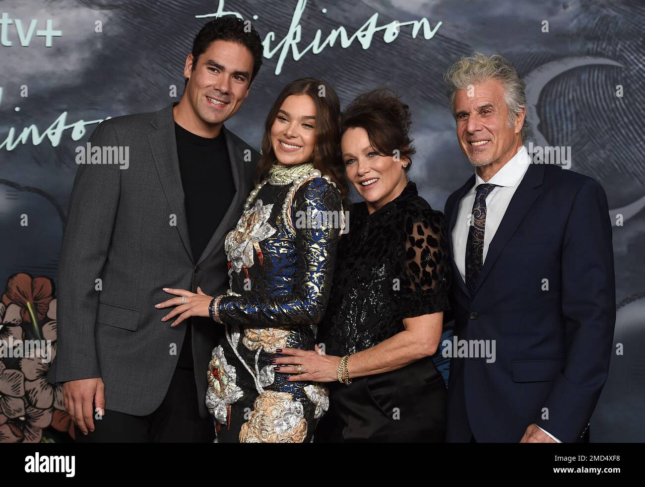 Griffin Steinfeld, Hailee Steinfeld, Cheri Steinfeld and Pete Steinfeld ...