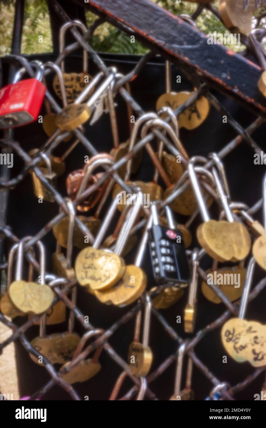 Lovelocks on a fence outside the Sacré Coeur de Montmartre, Paris ...